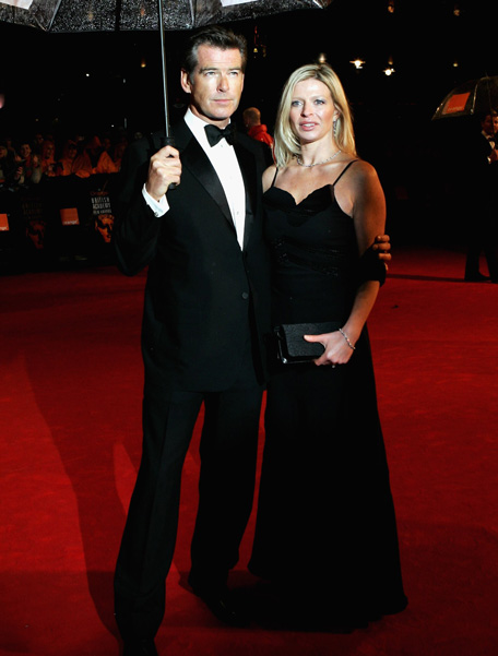 Pierce Brosnan's daughter loses battle with ovarian cancer - Emirates 24|7