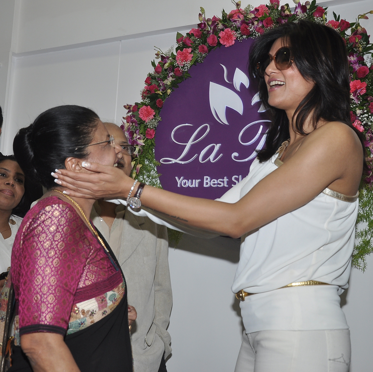 Sushmita Sen goes skin deep at clinic - Entertainment - Emirates24|7