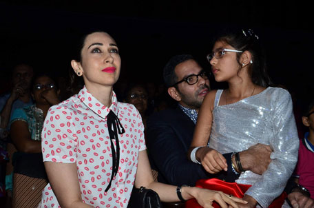 Bollywood's family day out: Raveena, Karisma... and kids - News in ...