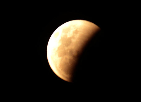 Blood Moon Rising - Emirates 24|7