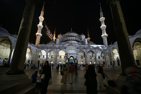 World celebrates Ramadan - Emirates 24|7