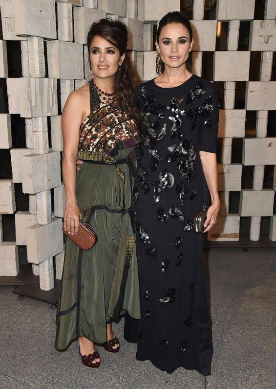 50 the new 30: Julia Roberts and Salma Hayek - Entertainment - Emirates24|7