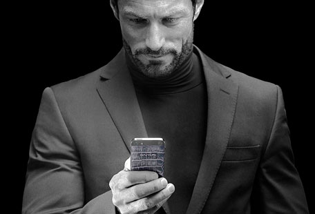 Phantom Black Platinum iPhone 5 now in Dubai, for just Dh11,000 ...